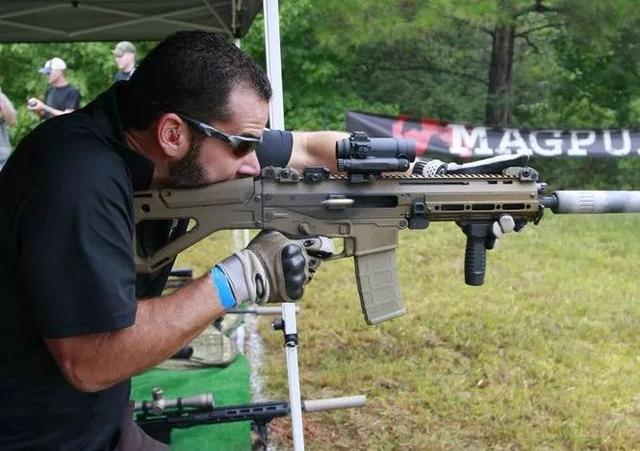 SCAR突击步枪特征是什么呢？