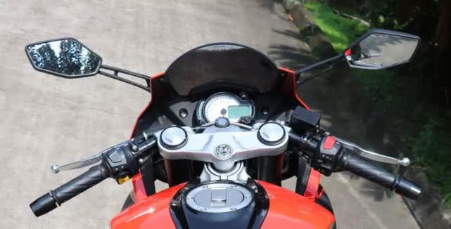 阿普利亚GPR150更新2019款，增加GP元素的银灰配色-新浪汽车