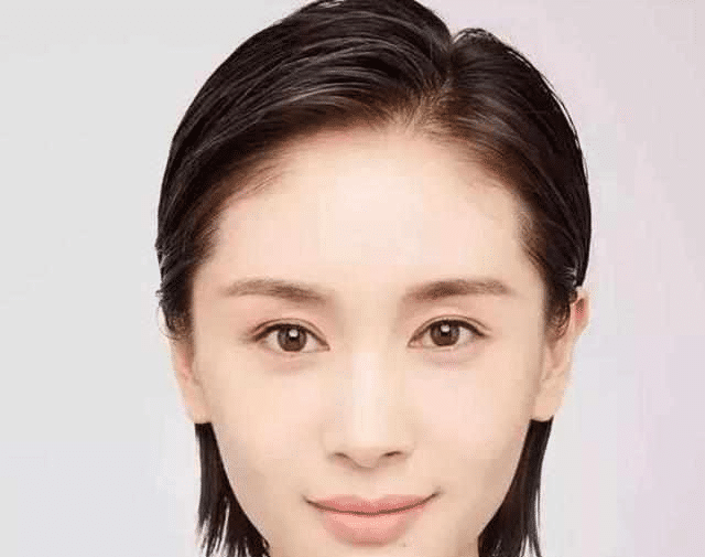 明星的证件照流出：范冰冰还真不是一般的美，王子文证件照给满分