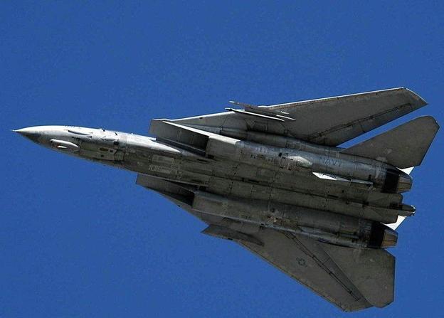 F-14战机和F-18战机哪一个更先进？谁更厉害？这里告诉你答案|战机|多用途|格斗_新浪新闻