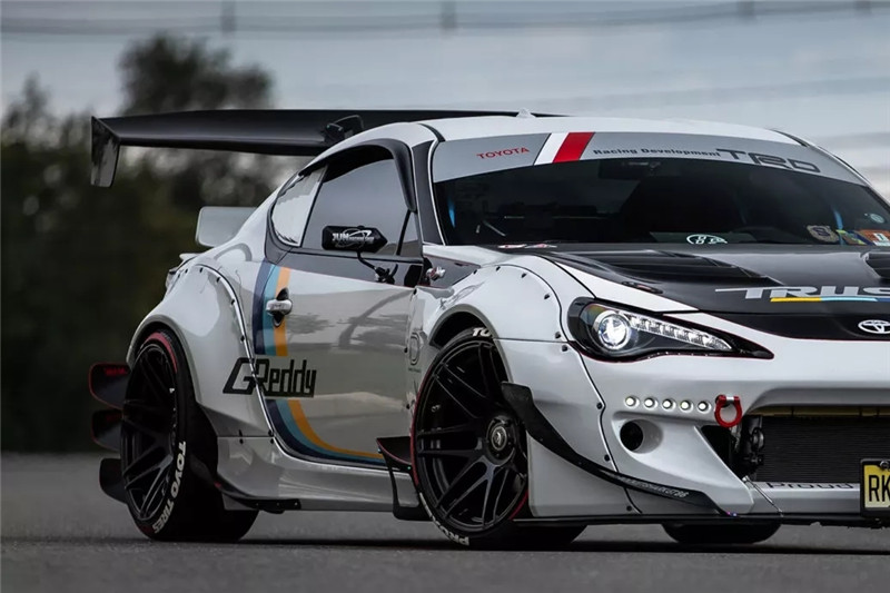 这台Toyota 86已经武装到牙齿了 就问你怕不怕？