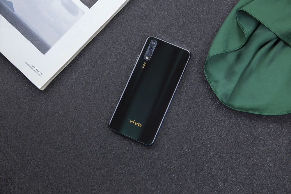 内存越大优势越低！128G的vivoZ5价格刷新，可有可无？__财经头条