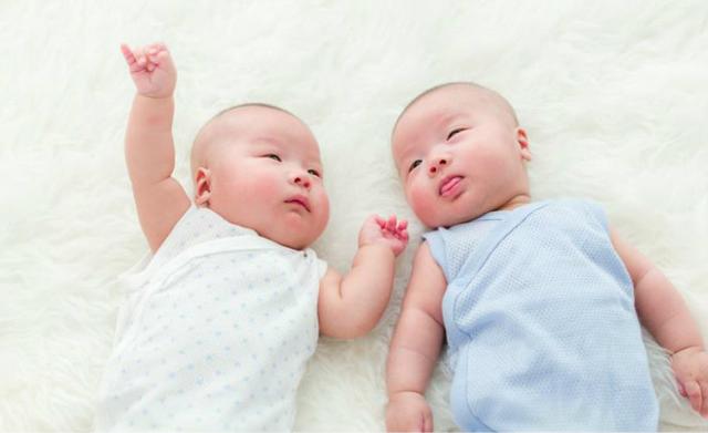 一次生了两个宝宝，但却不是双胞胎，医生的解释让宝妈恍然大悟
