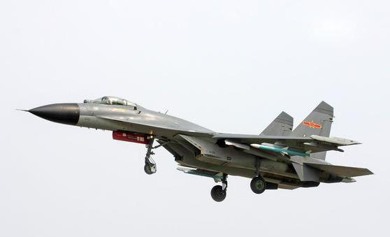 从外形上怎么区分J11、J11B/BS、J11D、J16、J15、J15D等飞机？|歼11|雷达_新浪新闻