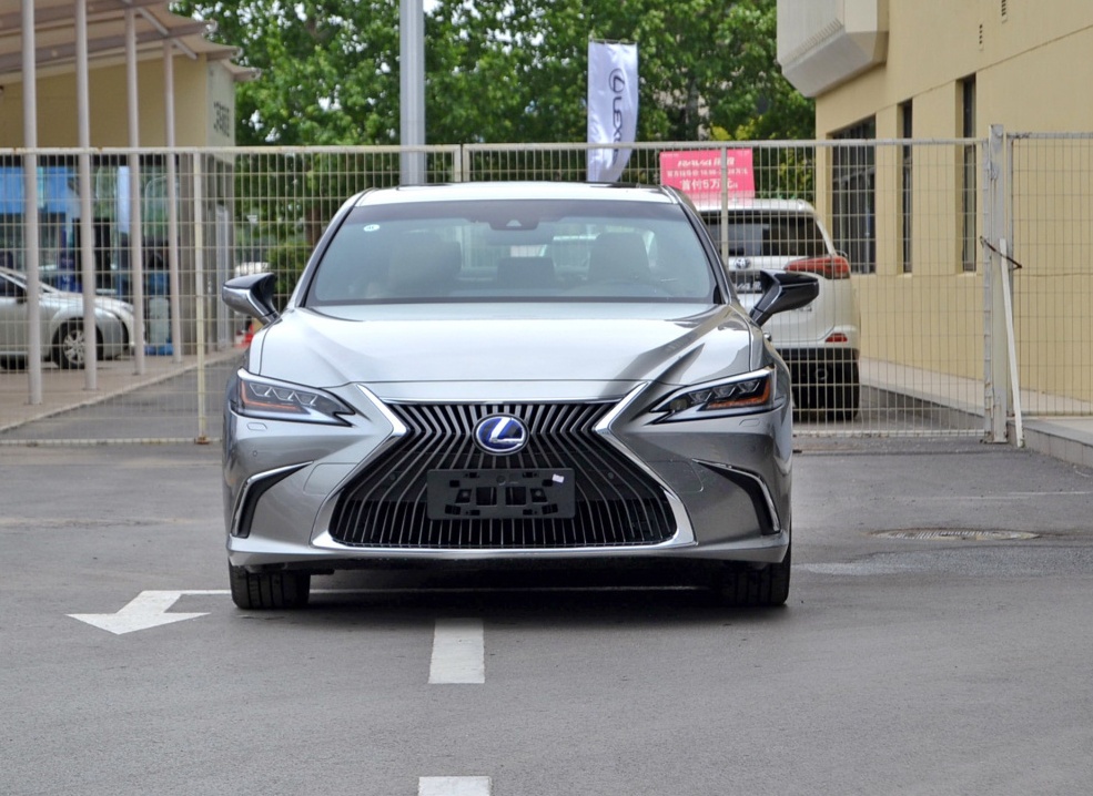 40万让你买车，奥迪A6L和雷克萨斯ES300，你买谁？-手机新浪汽车