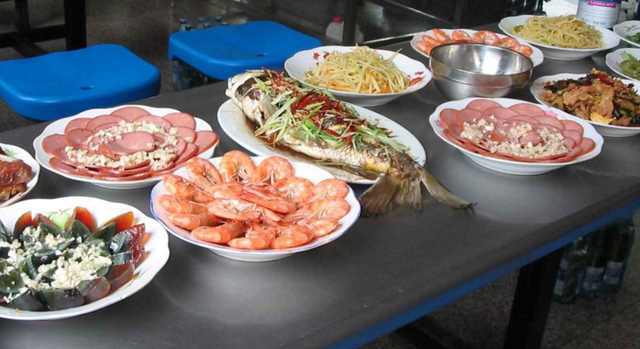 揭秘解放军伙食：饭菜分四个等级，最丰盛的部队跟美军仍有差距|伙食|美军|部队_新浪新闻