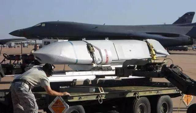 别样视角观看图-160与B-1轰炸机，走进它们背后的故事|轰炸机|设计局|突防_新浪新闻