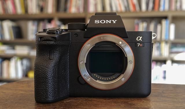 索尼A7R IV第4代全画幅微单评测：6100万像素无反相机之王？__财经头条