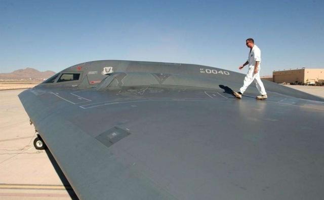 作战航程上万千米，美国B-2采用吸波结构，应对并非无懈可击