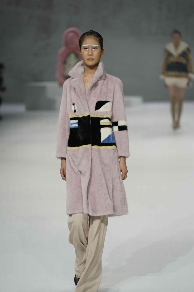 NE•TIGER 东北虎举行“华服四季之冬”高级定制发布会|华服|高级定制|东北虎_新浪新闻