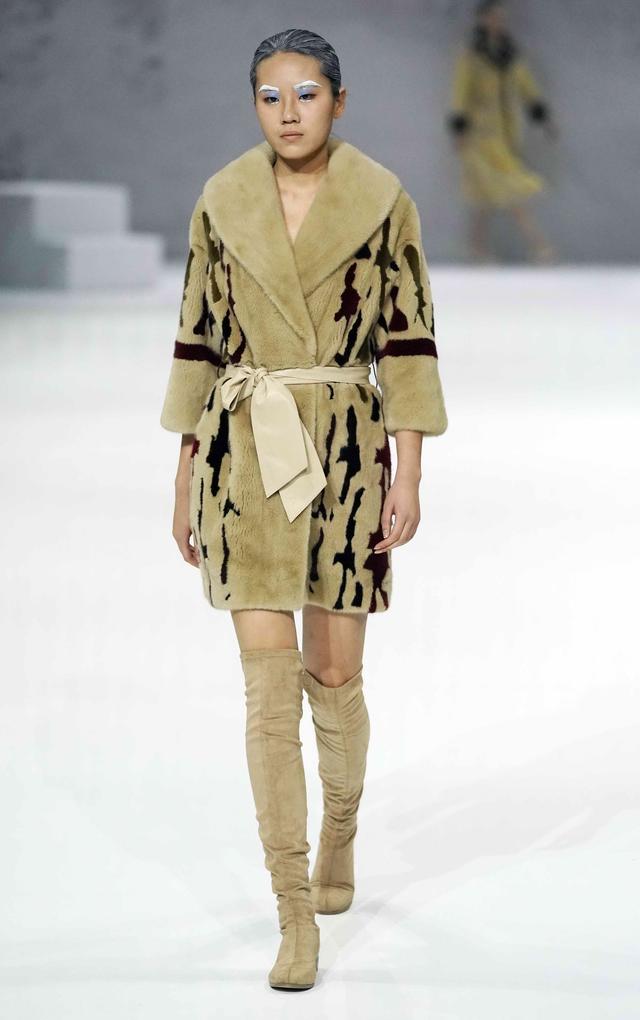 NE•TIGER 东北虎举行“华服四季之冬”高级定制发布会|华服|高级定制|东北虎_新浪新闻