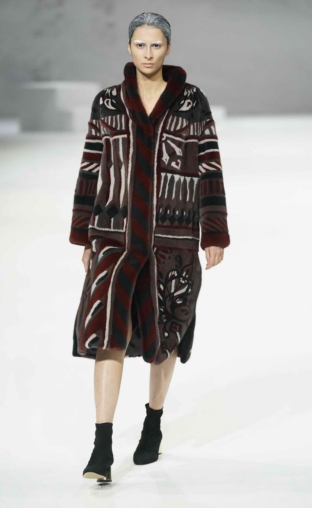 NE•TIGER 东北虎举行“华服四季之冬”高级定制发布会|华服|高级定制|东北虎_新浪新闻