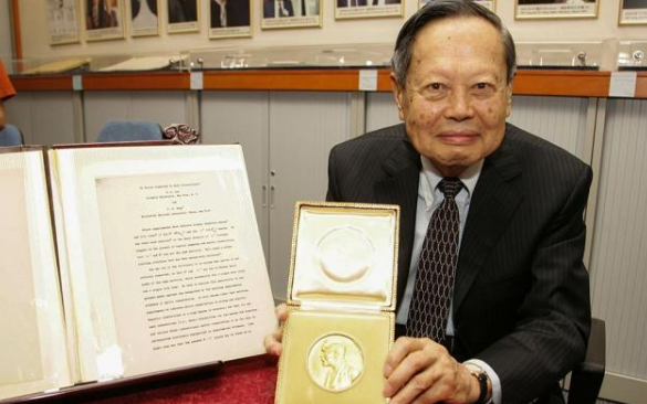 杨振宁究竟有多厉害？他或成为完成爱因斯坦大统一理论的第一人|杨振宁|爱因斯坦|理论_新浪新闻