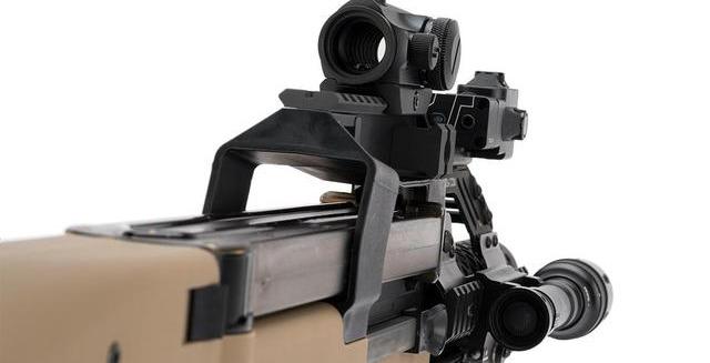 当年被称为最强冲锋枪的FN-P90到底有多强？百米之内无可匹敌|侵权|冲锋枪|枪机_新浪新闻