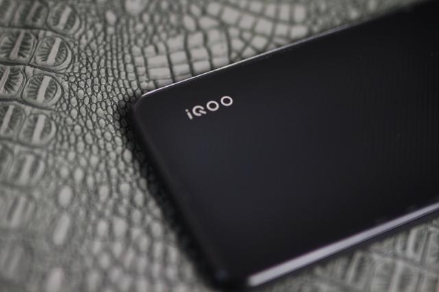 充电5分钟游戏半小时！iQOO Neo855快充太给力！__财经头条