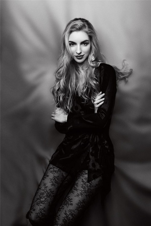 七年登顶，Kateryna卡捷琳娜开辟超模界神话|卡捷琳娜|超模|时装周_新浪新闻