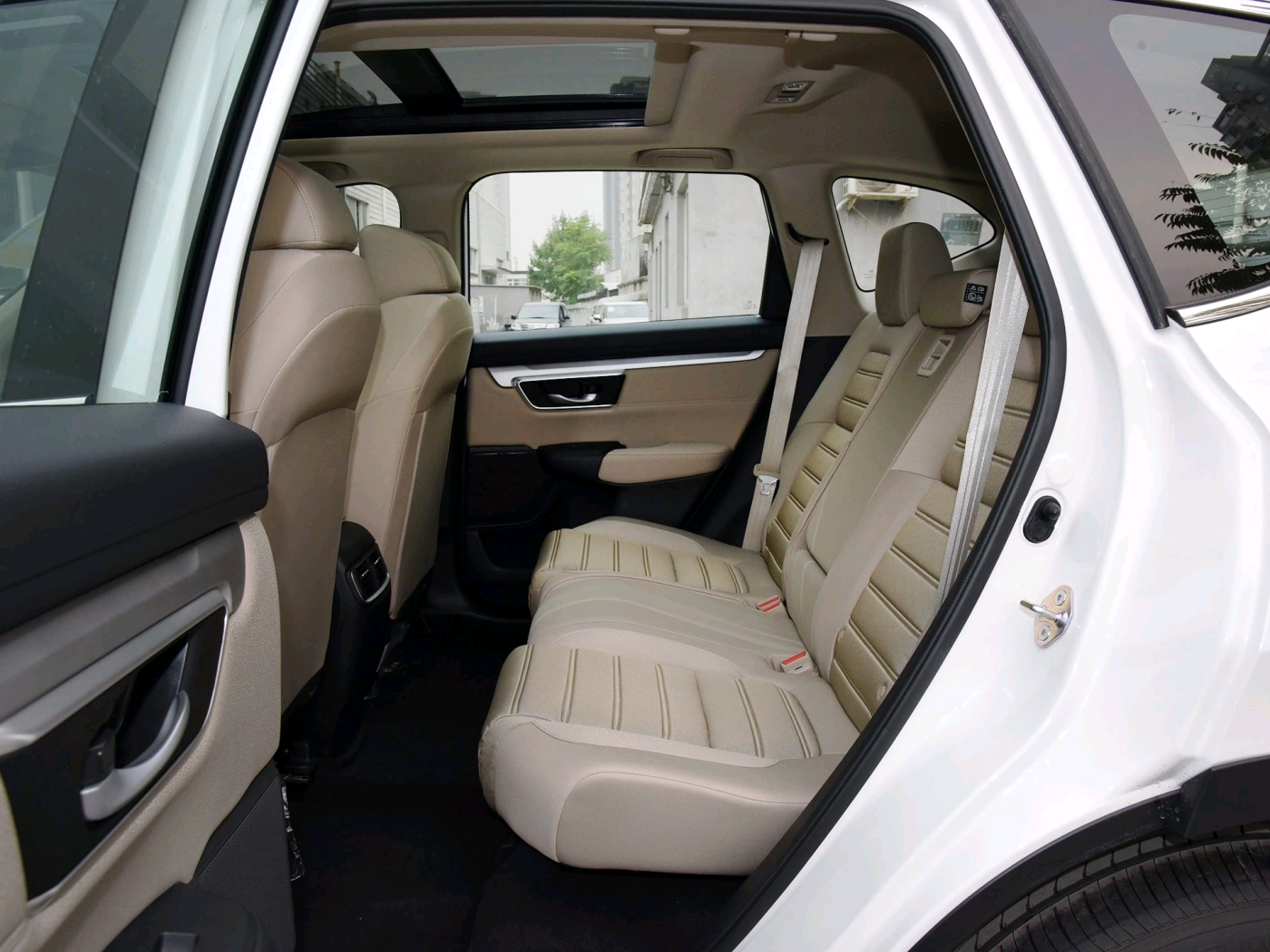 20万预算，红旗HS5和本田CRV怎么选，你怎么看？-新浪汽车