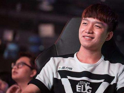 厂长即将退役？edg疑似将宣布重磅消息，玩家：收留edg心碎女粉丝|厂长|退役|队伍_新浪新闻