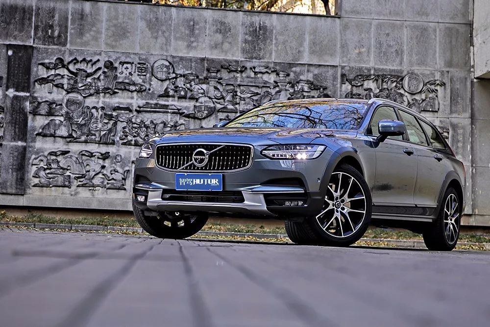 沃尔沃2020款V90 CC：旅行车韵味非常迷人领航辅助系统仍是主打-新浪汽车