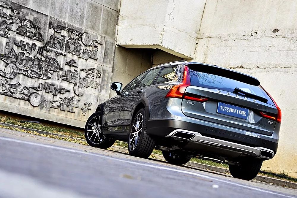 沃尔沃2020款V90 CC：旅行车韵味非常迷人领航辅助系统仍是主打-新浪汽车