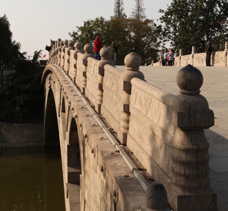 赵州桥是一座神桥，据说它根本没有屹立千年，而且经历了多次重修|石桥|赵州桥|桥面_新浪新闻