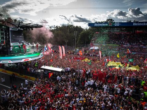 F1受众仍在增长，2019赛季现场车迷人数再度超过400万！|澳大利亚|比赛|数据|人次|新加坡_新浪新闻