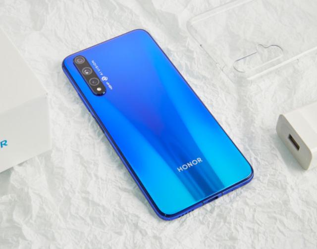 从1899跌至1499元，6+128G+麒麟810+4800万三摄，华为再度爆发__财经头条