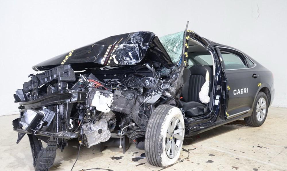 帕萨特碰撞成绩，高级感碎了一地，C-IASI打脸日系黑和德系吹-新浪汽车