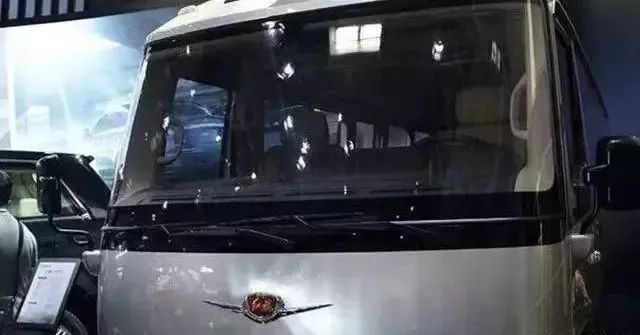 红旗版“考斯特”登场！车标带“小翅膀”，4.0T+8AT,丰田压力大-新浪汽车