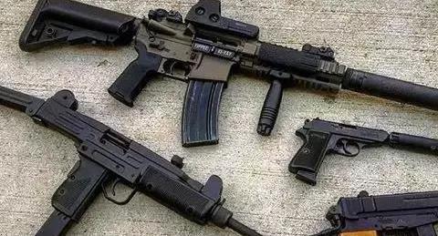 一个连大学都没上过的士兵 却设计出最好的枪！为此还做了两年牢|乌兹|冲锋枪|贾勒_新浪新闻