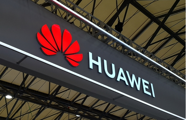 华为MateXs将于3月份发布：麒麟990 5G+新玻璃盖板，价格更感人__财经头条