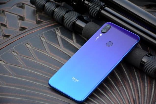 从1599元跌至900元！128GB+4800万像素，心动的根本抵抗不住__财经头条