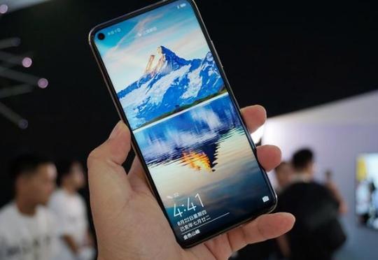 荣耀手机这么多，哪一款比较好用，盘点几款性能不错的荣耀机型__财经头条