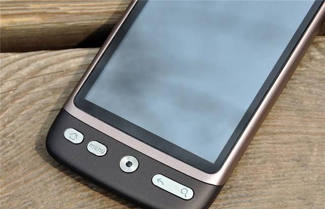 HTC新机被曝光，搭载骁龙865已成事实，外观设计跟风“随大流”__财经头条