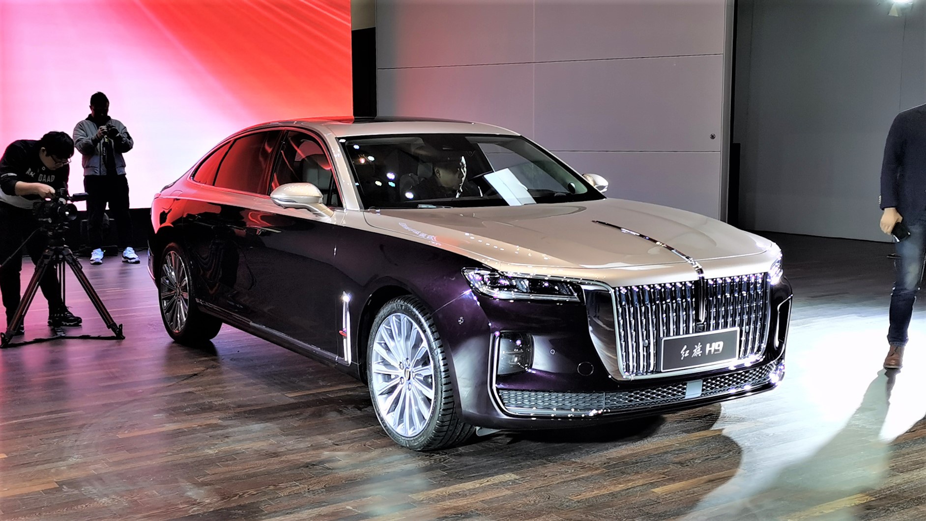 全新红旗H9正式发布！这气场还买啥劳斯莱斯？-新浪汽车