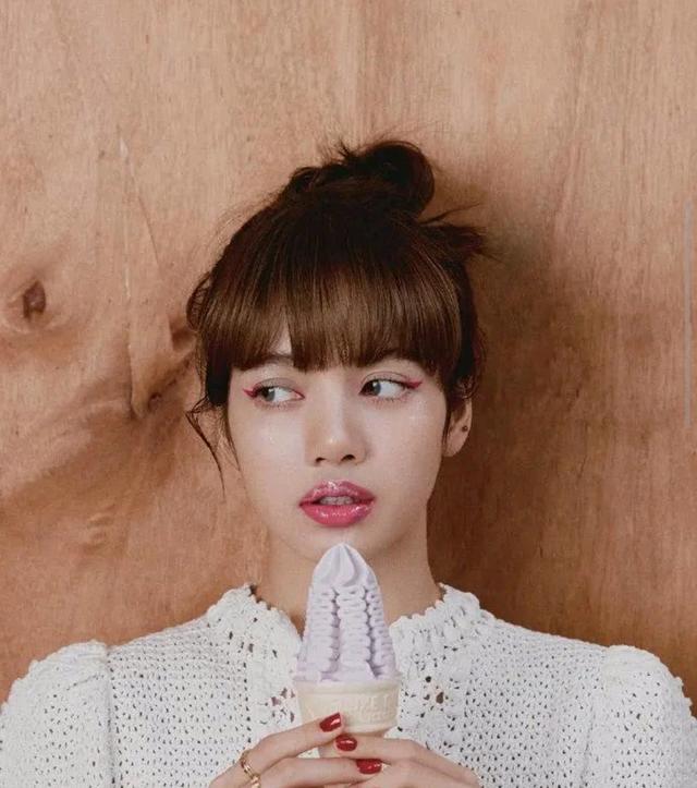 Lisa参加《青春有你2》发布会，现场与蔡徐坤跳捣蒜舞超接地气|青春有你2|蔡徐坤|接地气|发布会|导师_新浪新闻