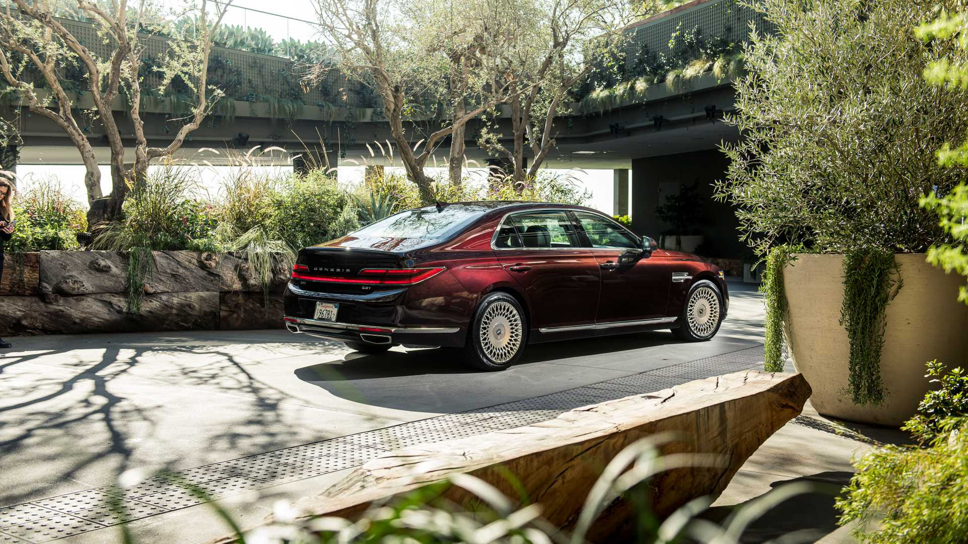 Genesis G90价格公布，四驱版接近8万美元-新浪汽车