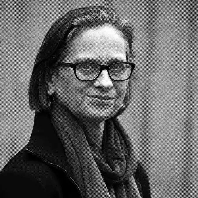 她是作家们的偶像，告诉了世界小说还能这么写|短篇小说|不能与不会_新浪新闻