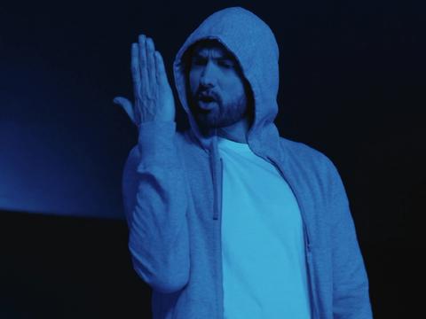 Eminem无预警空降新专，48小时登上全球热搜榜首！再造音乐神话|预警|音乐|专辑_新浪新闻