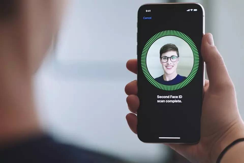 iPhone 12 将进一步优化 Face ID，有点期待！__财经头条
