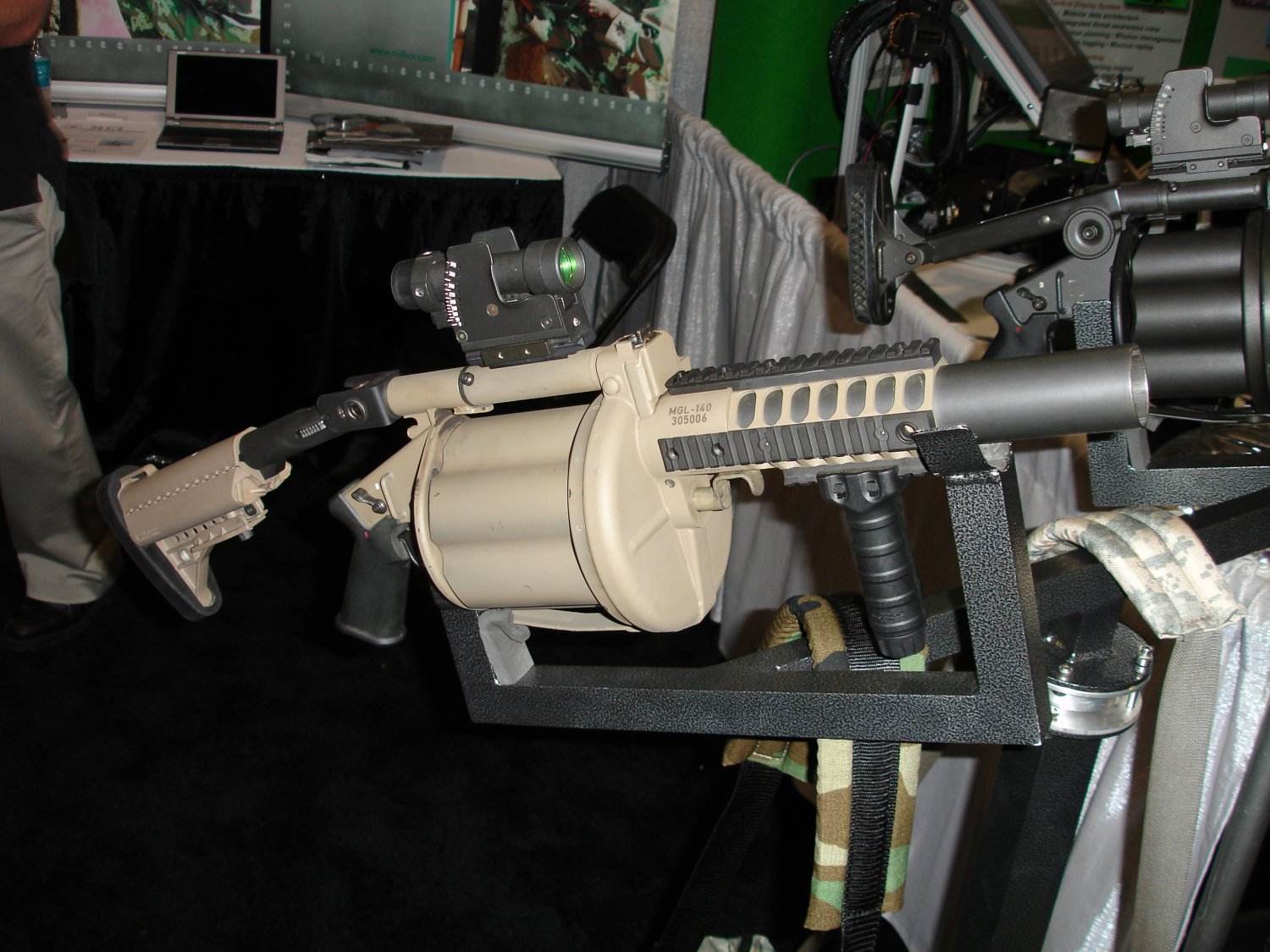 M32榴弹发射器：美军竟然装备非洲的大杀器，具有不俗的覆盖力