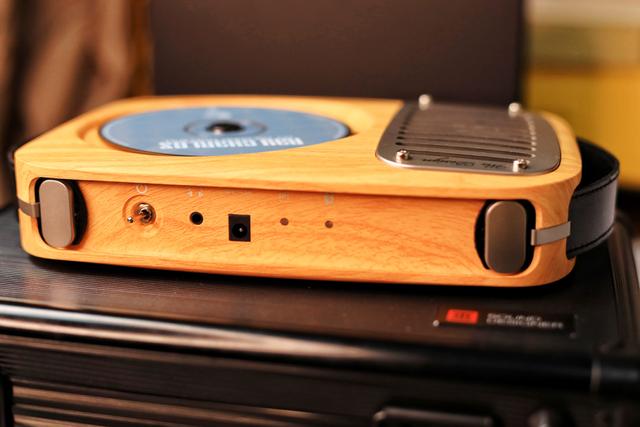 潮流复古兼备做最懂你的播放器——巫单曲人生便携CD机__财经头条