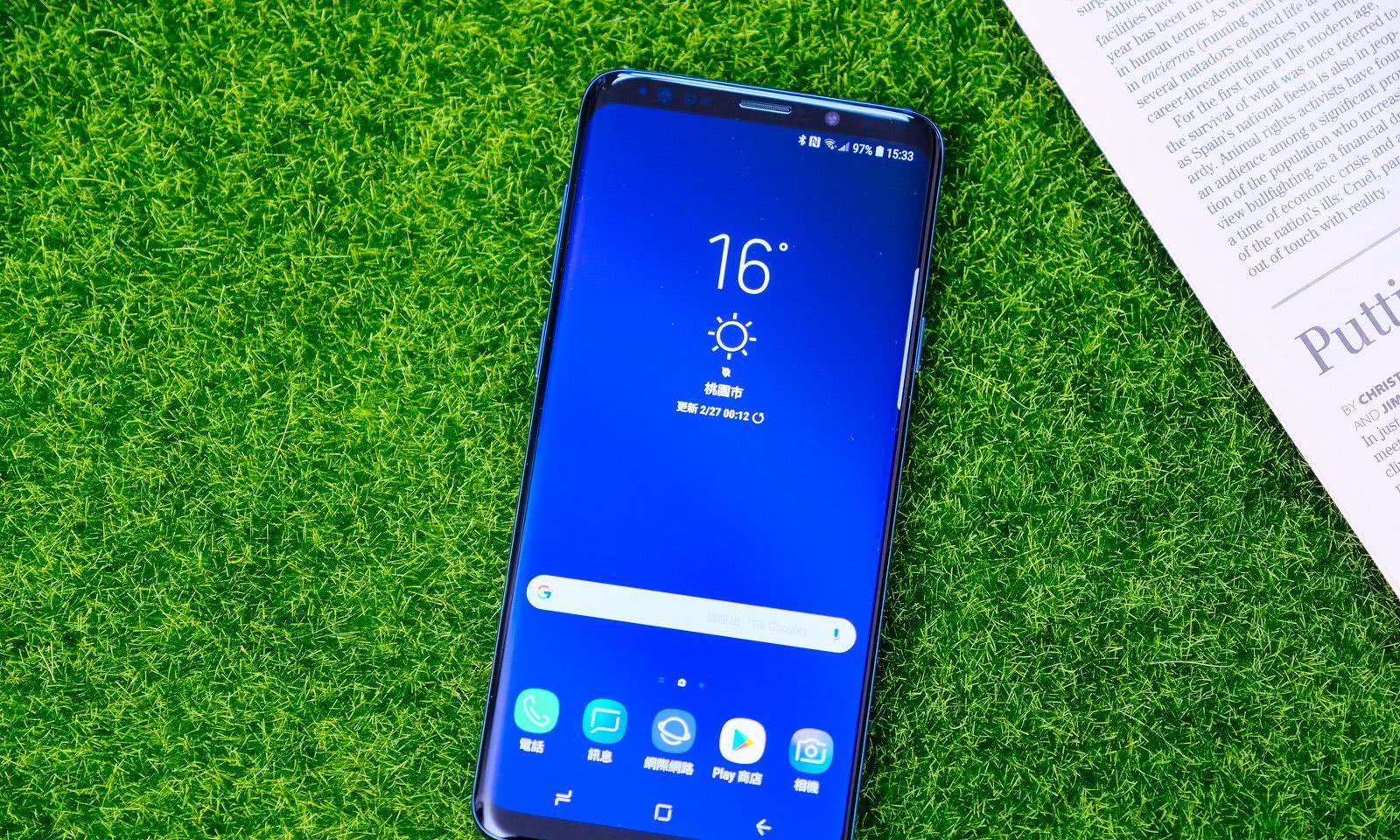 买手机是选OLED屏还是LCD屏？看完才知道差距这么大！__财经头条