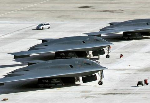 大洋彼岸传来坏消息，美展示新一代隐轰细节，装备规模要远超B2A|战略轰炸机|美国空军|装备_新浪新闻