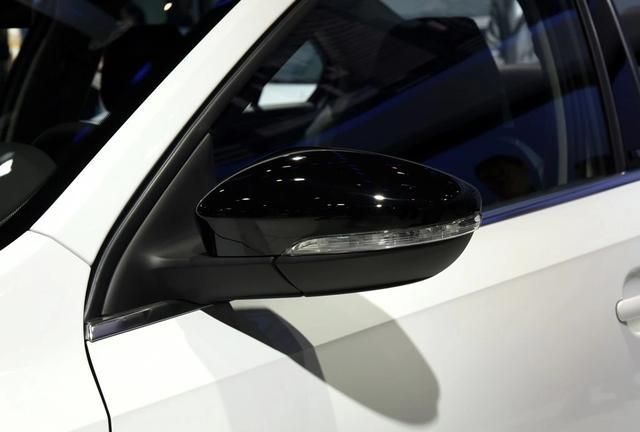 大众又成功了！号称“小迈腾”，比奥迪A3还霸气，30天甩25288台-新浪汽车