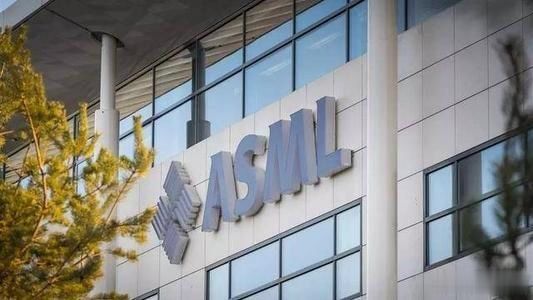 最快明年，ASML将推2nm芯片的光刻机！国内还停留在90nm__财经头条