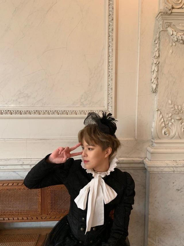 本以为Sunnee是中性风女孩，没想到换上宫廷风造型，却意外惊艳|中性风|宫廷风|造型_新浪新闻