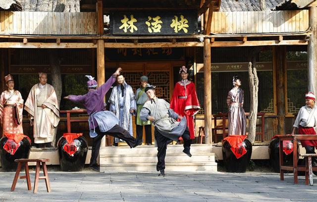 国内最“拼命”的景区，花60元就能看80场演出，绝对是业界的良心|武侠|景区|建都_新浪新闻