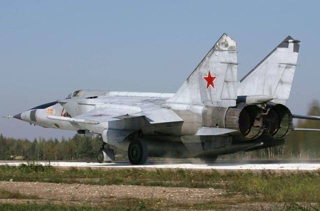 把F15远远甩在身后，机身却由不锈钢打造？这才是世界最独特战机