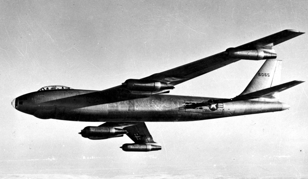 生不逢时美轰炸机——B-47“同温层喷气”后掠翼轰炸机发展简史|三位一体|战略轰炸机|轰炸机_新浪新闻